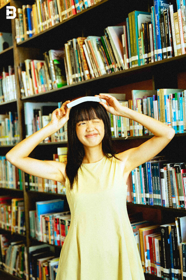 คุยกับ ‘พลอย-พลอยไพลิน’ นักแสดงอิสระและนักเดินทาง ที่ใช้ความกลัวบวกความ ...