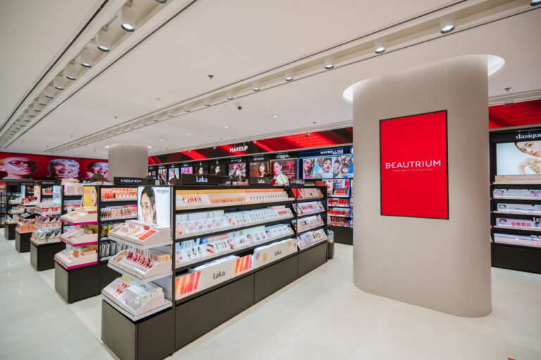 เผยโฉม BEAUTRIUM สาขาใหม่ใจกลางกรุงเทพฯ ที่ centralwOrld นำคุณสู่ประสบการณ์ช้อปปิ้งสุดพิเศษ ...